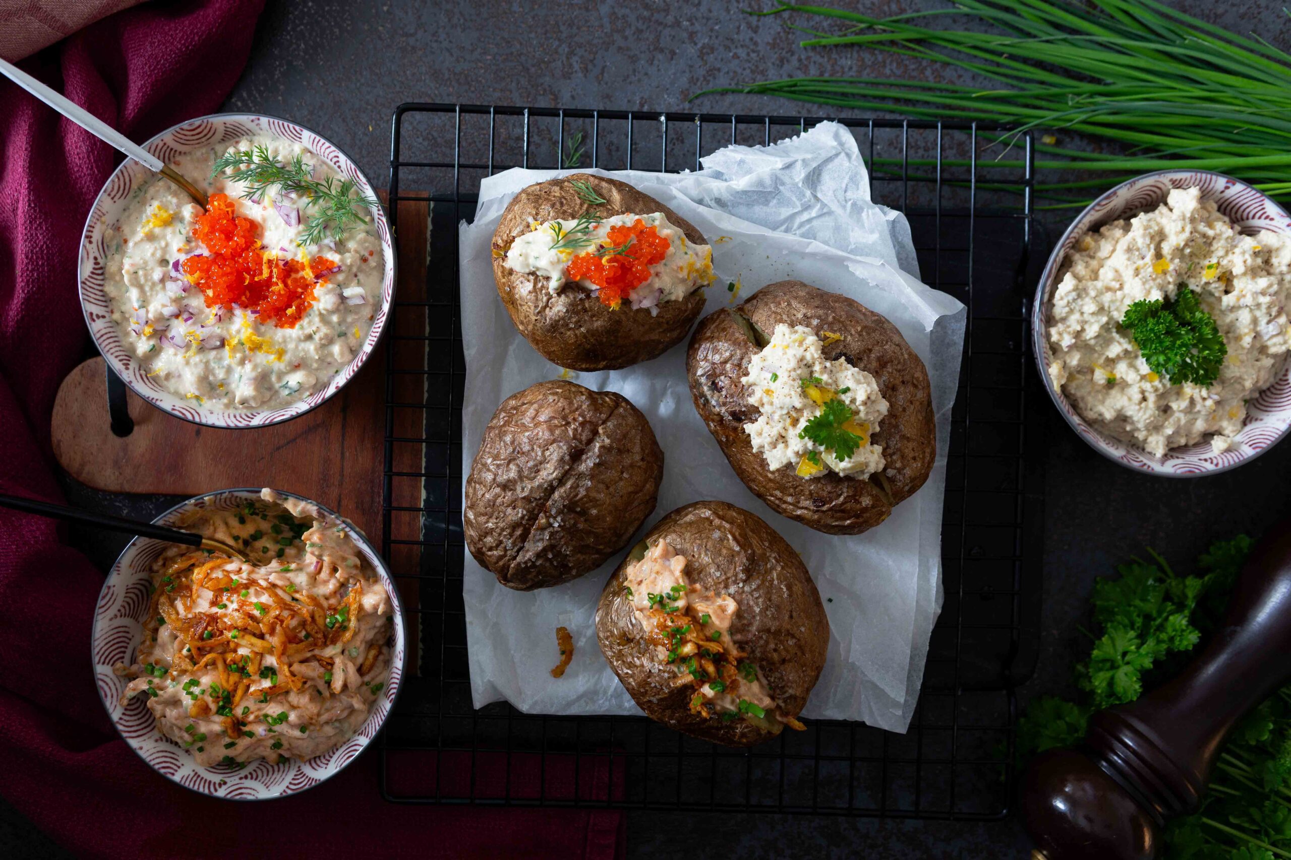 UUNIPERUNA feat 3 HERKKUTÄYTETTÄ