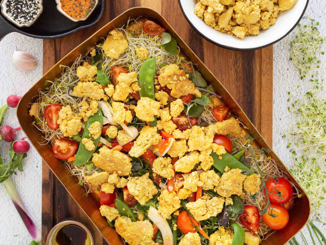 HELPPO JA RUOKAISA TOFUSALAATTI PAAHTOPALOILLA